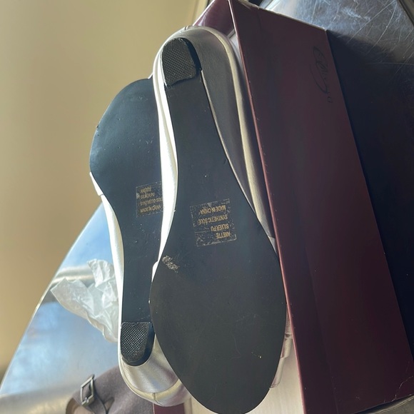 Dyeables | Shoes | Dyeables Annette Silver Metallic | Poshmark